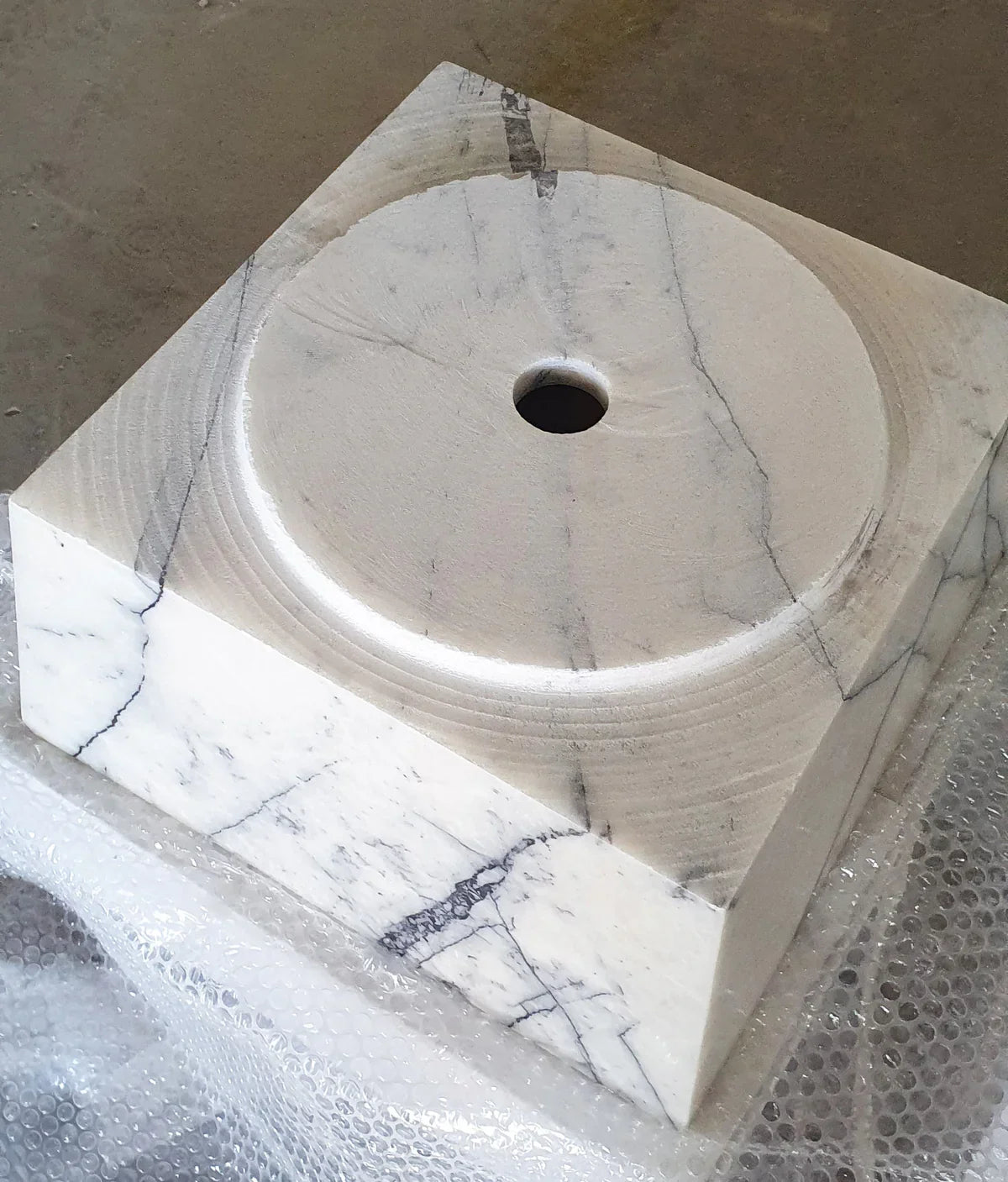 Natural Stone New York White Marble Stand-alone Pedestal Cone Shaped B ...